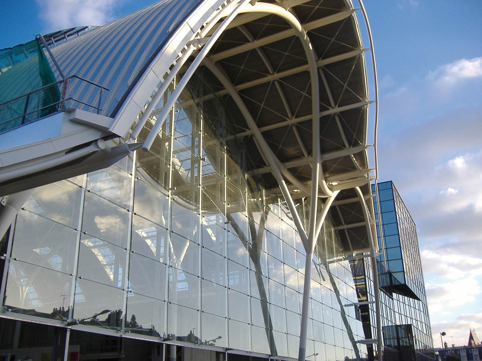 orletrain1-glass-rainscreen-exterior - Bendheim Rainscreens